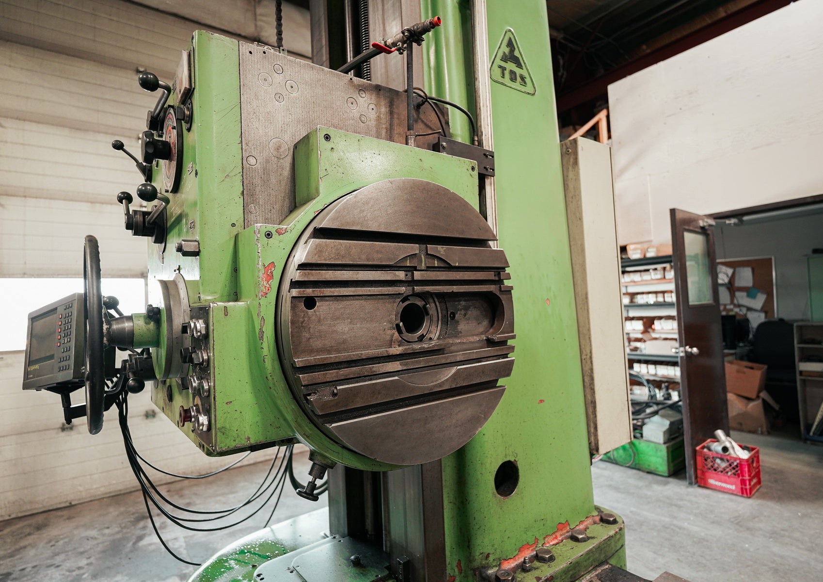 TOS W100 Boring Mill | ISO 50, 3.93" Spindle, 49" Table – Stan Canada