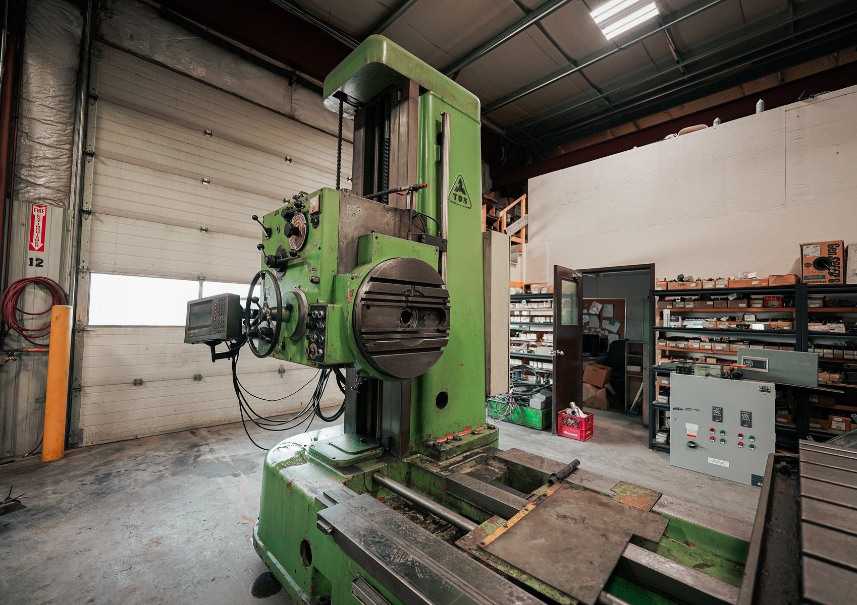 TOS W100 Boring Mill | ISO 50, 3.93" Spindle, 49" Table – Stan Canada